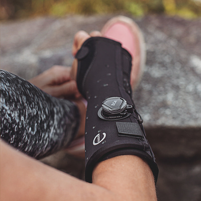 Exos Short Arm Fracture Cast Brace Splint with Open Thumb - DonJoy